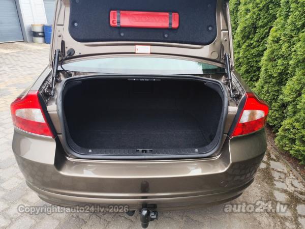 Brūns Volvo S80 2013 Paide, ar dzinēja tilpumu 2.00 L un nobraukumu 253 tūkst. km par 8490 €, foto 6 vietnē AUTOMOTO.COM.LV