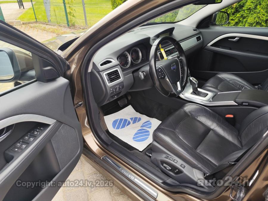 Brown Volvo S80 2013 in Paide, with an engine capacity of 2.00 L and mileage of 253 thousand km for 8490 €, photo 14 on AUTOMOTO.COM.LV