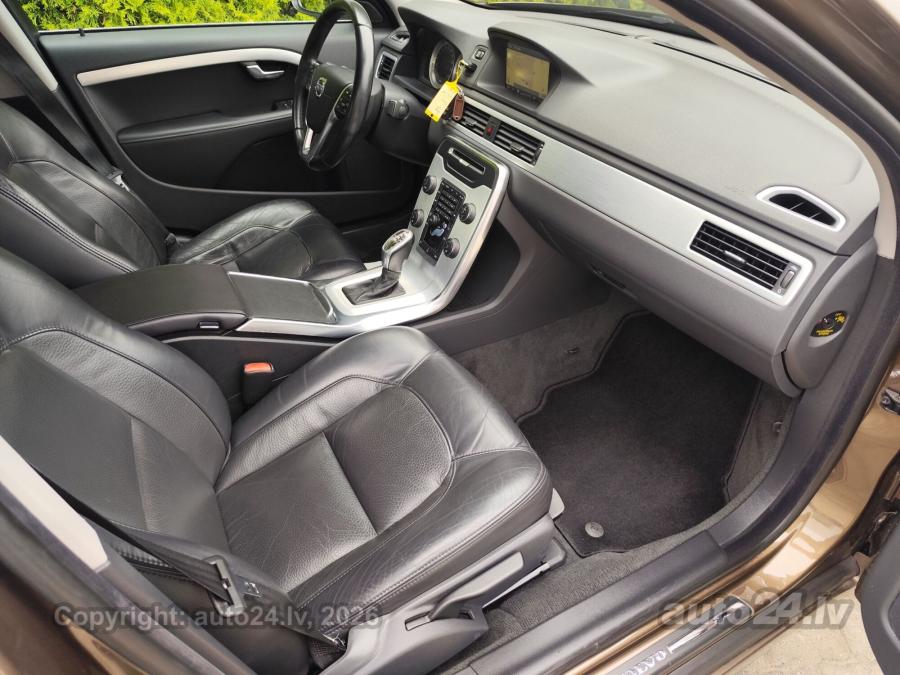 Brown Volvo S80 2013 in Paide, with an engine capacity of 2.00 L and mileage of 253 thousand km for 8490 €, photo 19 on AUTOMOTO.COM.LV