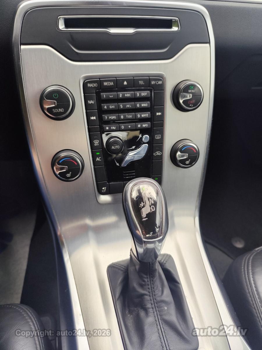Brown Volvo S80 2013 in Paide, with an engine capacity of 2.00 L and mileage of 253 thousand km for 8490 €, photo 23 on AUTOMOTO.COM.LV