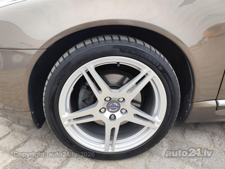 Brown Volvo S80 2013 in Paide, with an engine capacity of 2.00 L and mileage of 253 thousand km for 8490 €, photo 28 on AUTOMOTO.COM.LV