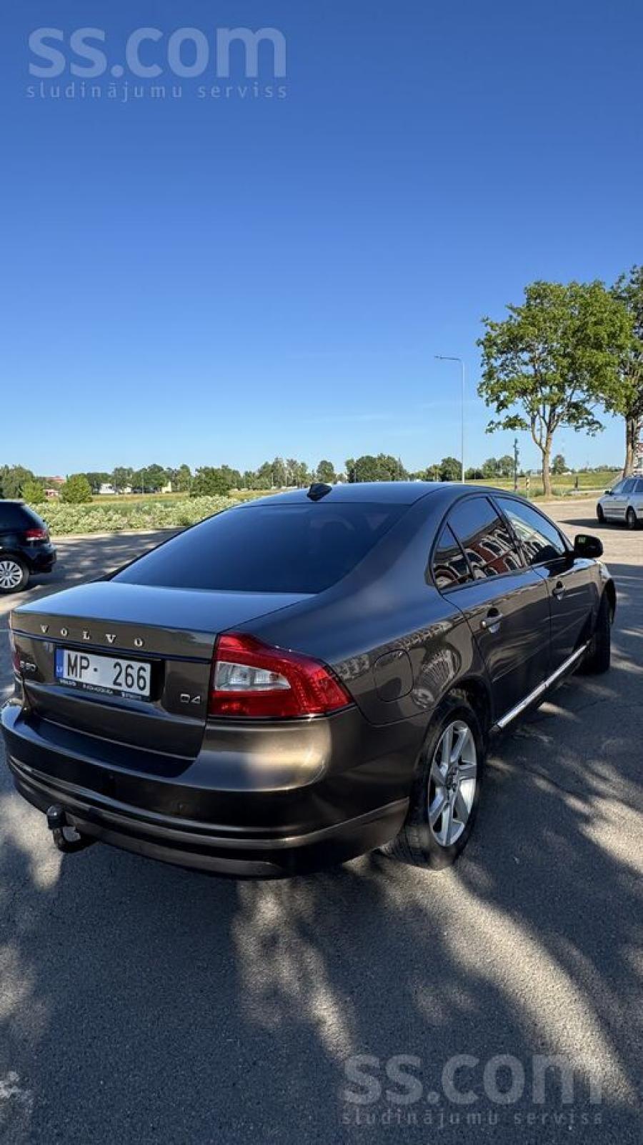 Brown Volvo S80 2013 in Jelgava, with an engine capacity of 2.00 L and mileage of 353 thousand km for 5200 €, photo 5 on AUTOMOTO.COM.LV