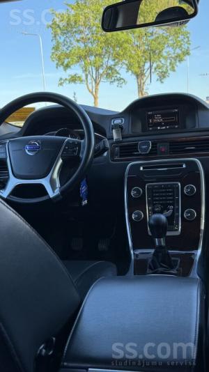 Brown Volvo S80 2013 in Jelgava, with an engine capacity of 2.00 L and mileage of 353 thousand km for 5200 €, photo 8 on AUTOMOTO.COM.LV