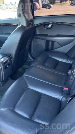Brown Volvo S80 2013 in Jelgava, with an engine capacity of 2.00 L and mileage of 353 thousand km for 5200 €, photo 9 on AUTOMOTO.COM.LV