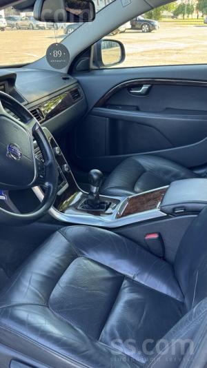 Brown Volvo S80 2013 in Jelgava, with an engine capacity of 2.00 L and mileage of 353 thousand km for 5200 €, photo 10 on AUTOMOTO.COM.LV