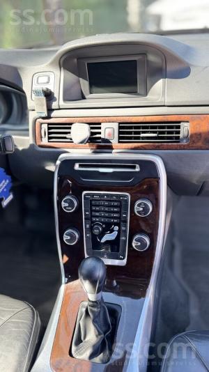 Brown Volvo S80 2013 in Jelgava, with an engine capacity of 2.00 L and mileage of 353 thousand km for 5200 €, photo 13 on AUTOMOTO.COM.LV