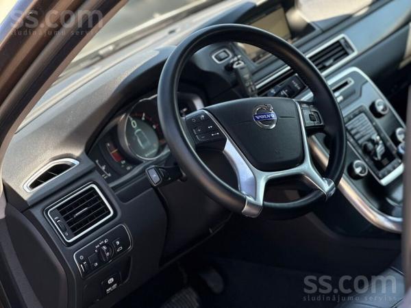 Brown Volvo S80 2014 in Jelgava, with an engine capacity of 2.00 L and mileage of 0 thousand km for 8990 €, photo 9 on AUTOMOTO.COM.LV