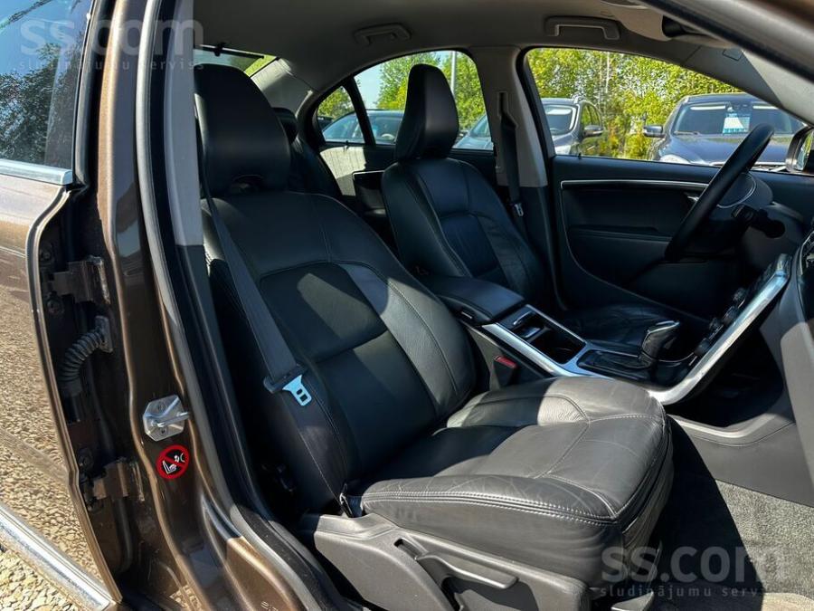 Brūns Volvo S80 2014 Jelgava, ar dzinēja tilpumu 2.00 L un nobraukumu 0 tūkst. km par 8990 €, foto 13 vietnē AUTOMOTO.COM.LV
