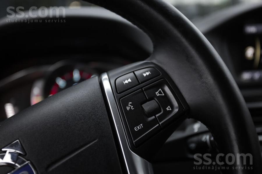 Brown Volvo S80 2014 in Jelgava, with an engine capacity of 2.00 L and mileage of 0 thousand km for 8590 €, photo 20 on AUTOMOTO.COM.LV