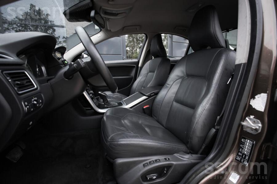 Brown Volvo S80 2014 in Jelgava, with an engine capacity of 2.00 L and mileage of 0 thousand km for 8590 €, photo 21 on AUTOMOTO.COM.LV