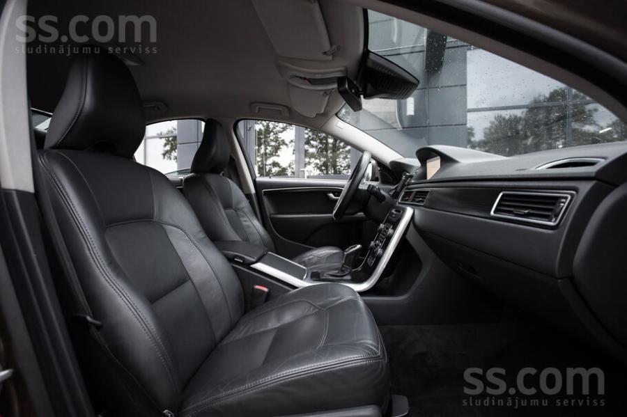 Brown Volvo S80 2014 in Jelgava, with an engine capacity of 2.00 L and mileage of 0 thousand km for 8590 €, photo 26 on AUTOMOTO.COM.LV