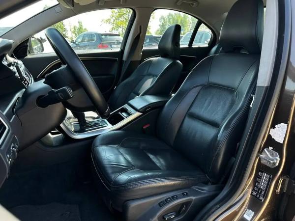 Brown Volvo S80 2014 in Jelgava, with an engine capacity of 2.00 L and mileage of 317 thousand km for 8590 €, photo 7 on AUTOMOTO.COM.LV