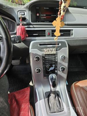 Brown Volvo S80 2014 in Riga, with an engine capacity of 2.00 L and mileage of 267 thousand km for 9300 €, photo 11 on AUTOMOTO.COM.LV