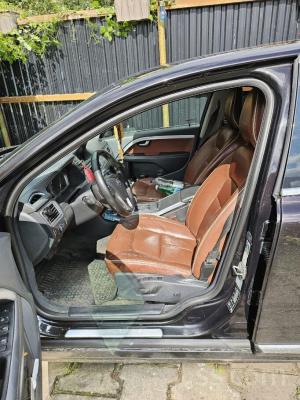 Brown Volvo S80 2014 in Riga, with an engine capacity of 2.00 L and mileage of 267 thousand km for 9300 €, photo 15 on AUTOMOTO.COM.LV