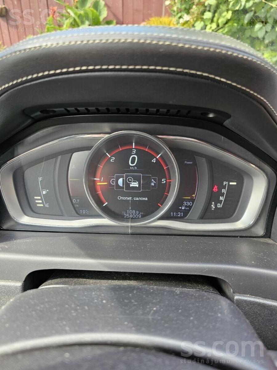 Brown Volvo S80 2014 in Riga, with an engine capacity of 2.00 L and mileage of 267 thousand km for 9300 €, photo 23 on AUTOMOTO.COM.LV