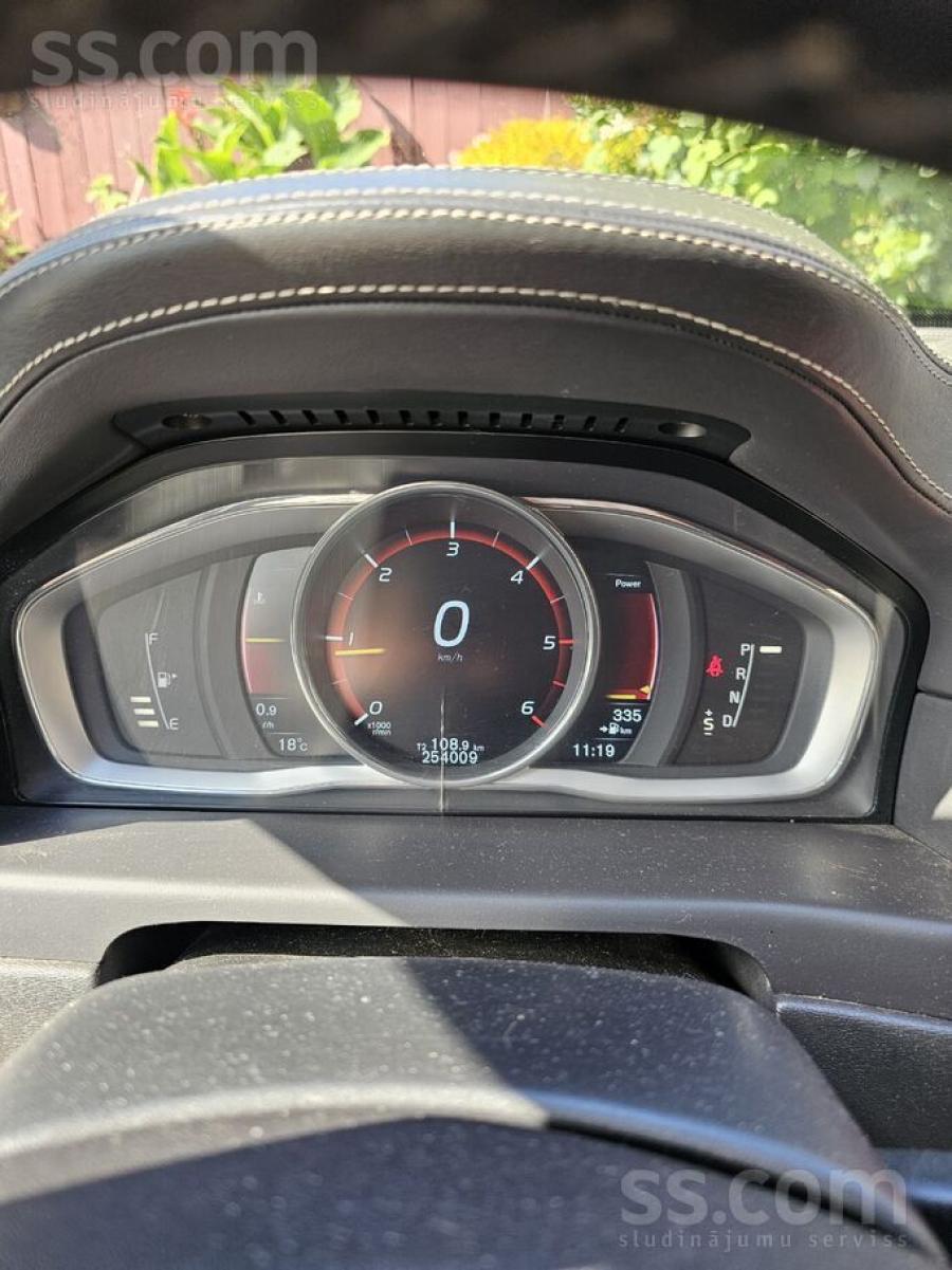 Brown Volvo S80 2014 in Riga, with an engine capacity of 2.00 L and mileage of 267 thousand km for 9300 €, photo 28 on AUTOMOTO.COM.LV