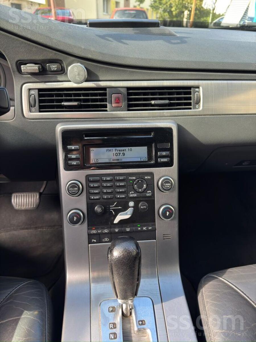 Brūns Volvo S80 2007 Rīga, ar dzinēja tilpumu 2.40 L un nobraukumu 302 tūkst. km par 4000 €, foto 8 vietnē AUTOMOTO.COM.LV