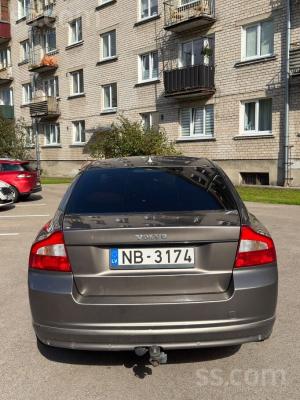 Brūns Volvo S80 2007 Rīga, ar dzinēja tilpumu 2.40 L un nobraukumu 302 tūkst. km par 4000 €, foto 9 vietnē AUTOMOTO.COM.LV