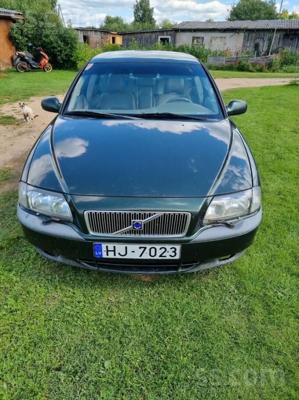 Green Volvo S80 1999 in Balvi, with an engine capacity of 2.50 L and mileage of 256 thousand km for 1400 €, photo 1 on AUTOMOTO.COM.LV