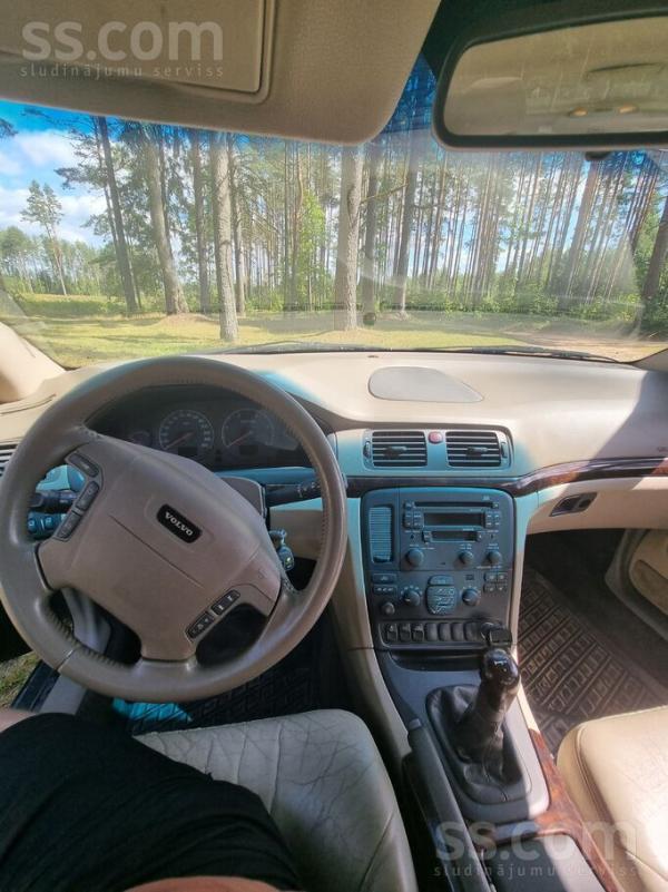 Green Volvo S80 1999 in Balvi, with an engine capacity of 2.50 L and mileage of 256 thousand km for 1400 €, photo 6 on AUTOMOTO.COM.LV