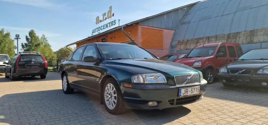 Zaļš Volvo S80 2000 Valmiera, ar dzinēja tilpumu 2.50 L un nobraukumu 388 tūkst. km par 1300 €, foto 1 vietnē AUTOMOTO.COM.LV