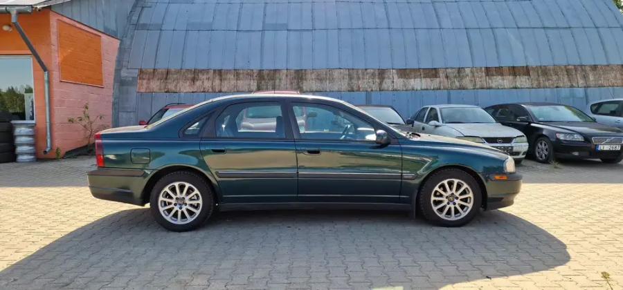 Zaļš Volvo S80 2000 Valmiera, ar dzinēja tilpumu 2.50 L un nobraukumu 388 tūkst. km par 1300 €, foto 3 vietnē AUTOMOTO.COM.LV