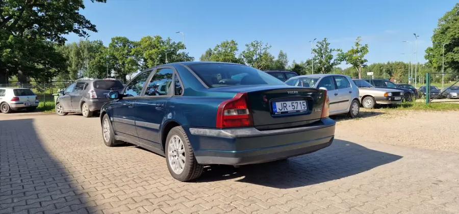 Zaļš Volvo S80 2000 Valmiera, ar dzinēja tilpumu 2.50 L un nobraukumu 388 tūkst. km par 1300 €, foto 5 vietnē AUTOMOTO.COM.LV