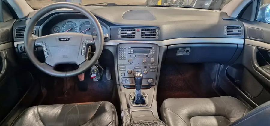 Zaļš Volvo S80 2000 Valmiera, ar dzinēja tilpumu 2.50 L un nobraukumu 388 tūkst. km par 1300 €, foto 8 vietnē AUTOMOTO.COM.LV