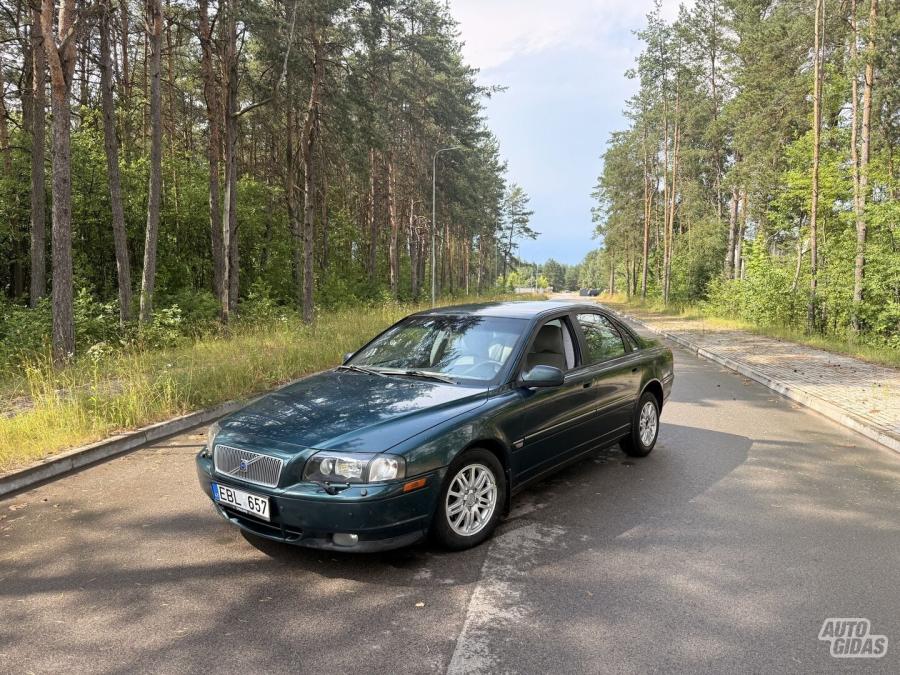 Green Volvo S80 2002 in Varena, with an engine capacity of 2.40 L and mileage of 100 thousand km for 850 €, photo 1 on AUTOMOTO.COM.LV