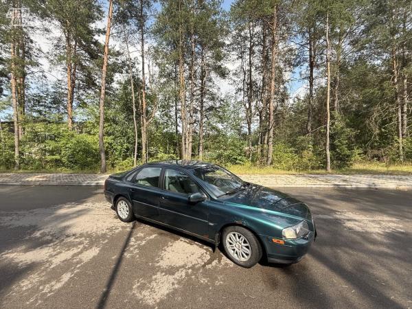 Green Volvo S80 2002 in Varena, with an engine capacity of 2.40 L and mileage of 100 thousand km for 850 €, photo 5 on AUTOMOTO.COM.LV