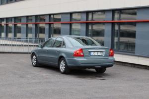 Green Volvo S80 2003 in Riga, with an engine capacity of 2.40 L and mileage of 439 thousand km for 1380 €, photo 3 on AUTOMOTO.COM.LV