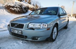 Zaļš Volvo S80 2004 Alīta, ar dzinēja tilpumu 2.40 L un nobraukumu 400 tūkst. km par 1650 €, foto  vietnē AUTOMOTO.COM.LV