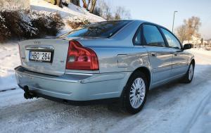 Green Volvo S80 2004 in Alytus, with an engine capacity of 2.40 L and mileage of 400 thousand km for 1600 €, photo 8 on AUTOMOTO.COM.LV