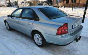 Green Volvo S80 2004 in Alytus, with an engine capacity of 2.40 L and mileage of 400 thousand km for 1600 €, photo 12 on AUTOMOTO.COM.LV