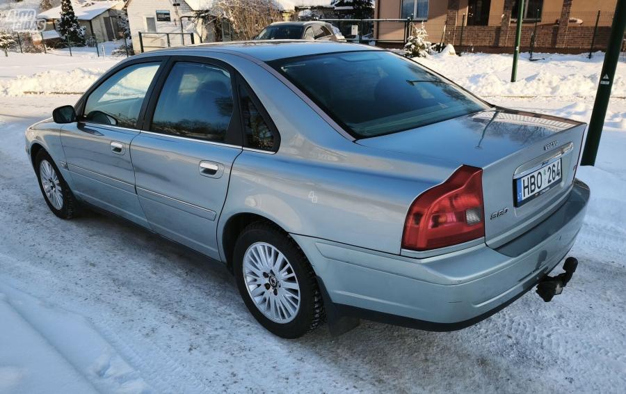 Green Volvo S80 2004 in Alytus, with an engine capacity of 2.40 L and mileage of 400 thousand km for 1600 €, photo 12 on AUTOMOTO.COM.LV