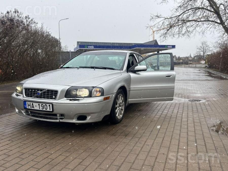 Grey Volvo S80 2004 in Tukums, with an engine capacity of 2.40 L and mileage of 360 thousand km for 1600 €, photo 2 on AUTOMOTO.COM.LV
