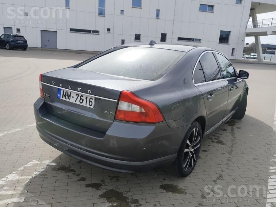 Pelēks Volvo S80 2007 Rēzekne, ar dzinēja tilpumu 2.40 L un nobraukumu 325 tūkst. km par 3150 €, foto 4 vietnē AUTOMOTO.COM.LV