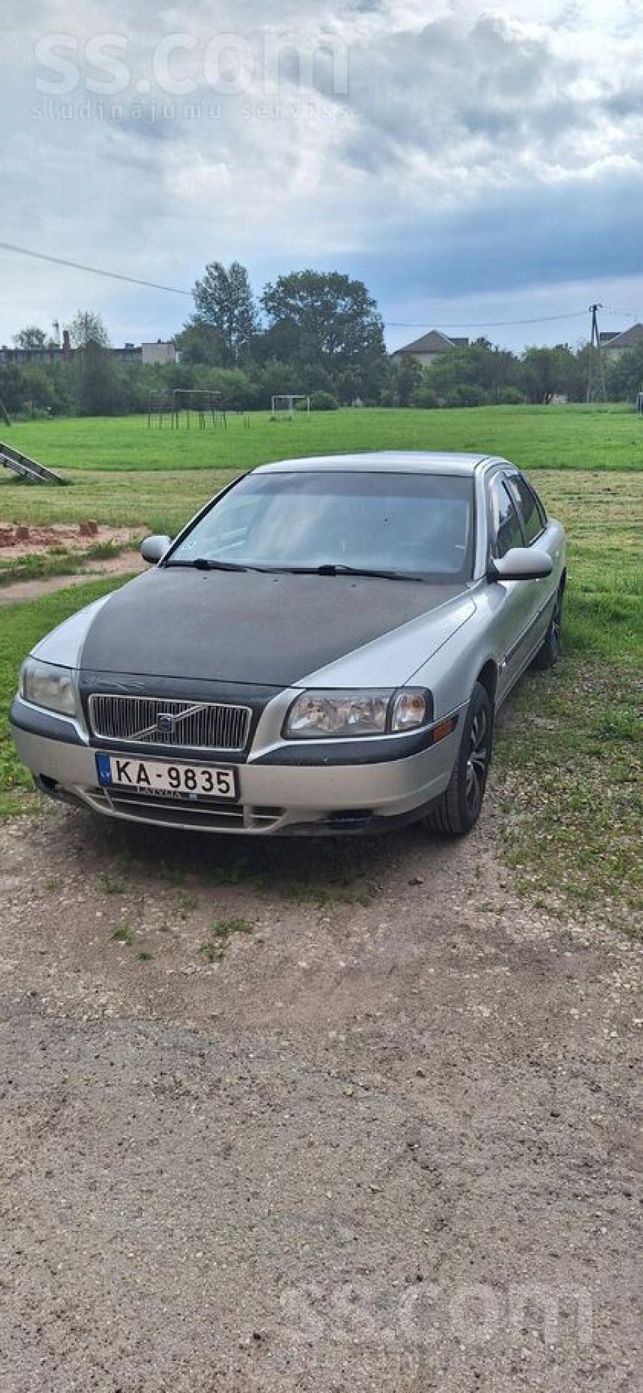 Pelēks Volvo S80 1999 Balvi, ar dzinēja tilpumu 2.50 L un nobraukumu 400 tūkst. km par 950 €, foto 1 vietnē AUTOMOTO.COM.LV
