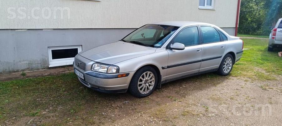 Grey Volvo S80 1999 in Rezekne, with an engine capacity of 2.50 L and mileage of 330 thousand km for 1500 €, photo 1 on AUTOMOTO.COM.LV
