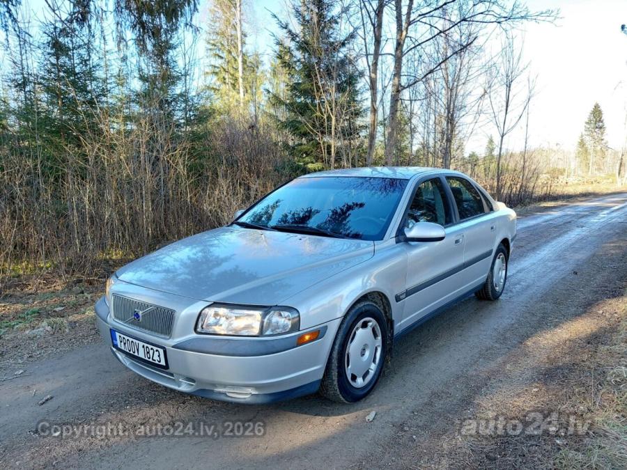 Pelēks Volvo S80 1999 Paide, ar dzinēja tilpumu 2.50 L un nobraukumu 281 tūkst. km par 3499 €, foto 2 vietnē AUTOMOTO.COM.LV