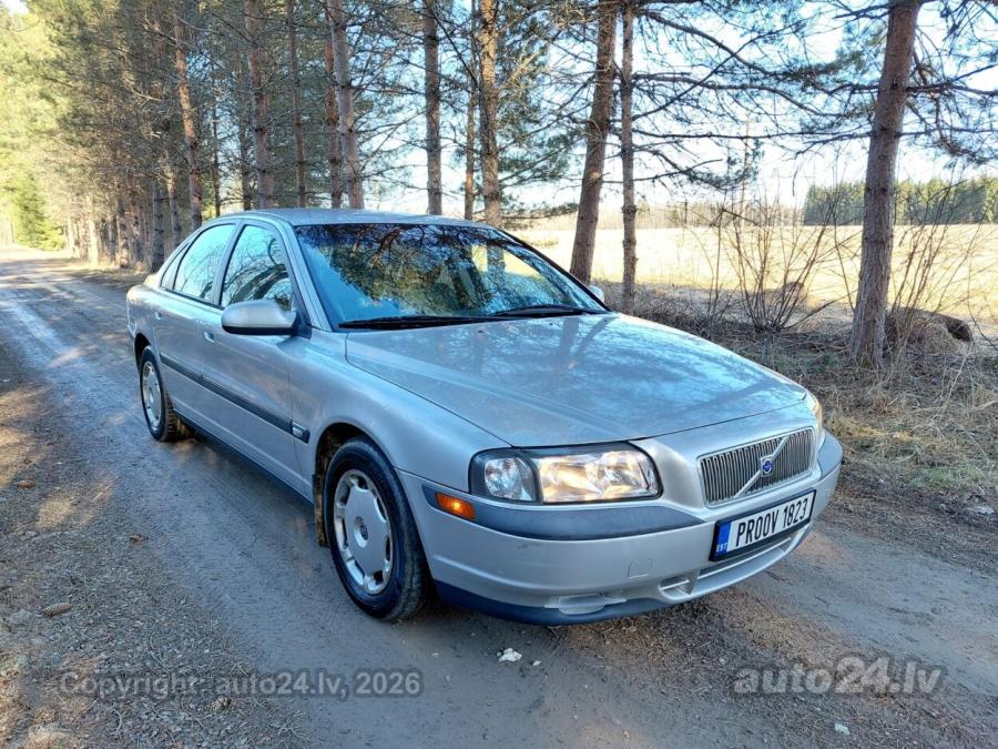 Pelēks Volvo S80 1999 Paide, ar dzinēja tilpumu 2.50 L un nobraukumu 281 tūkst. km par 3499 €, foto 3 vietnē AUTOMOTO.COM.LV