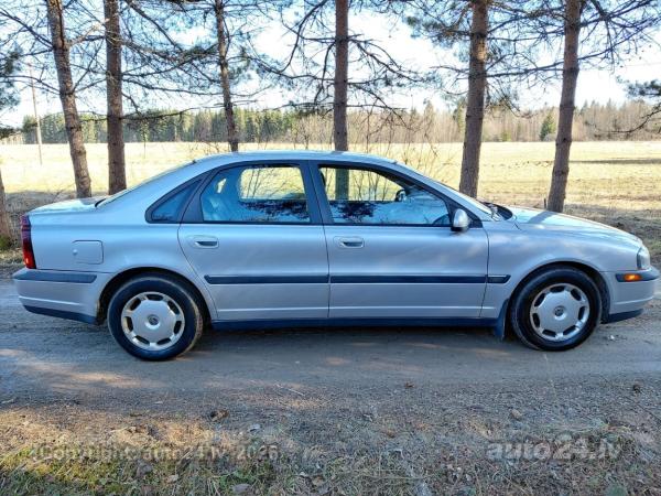 Pelēks Volvo S80 1999 Paide, ar dzinēja tilpumu 2.50 L un nobraukumu 281 tūkst. km par 3499 €, foto 6 vietnē AUTOMOTO.COM.LV