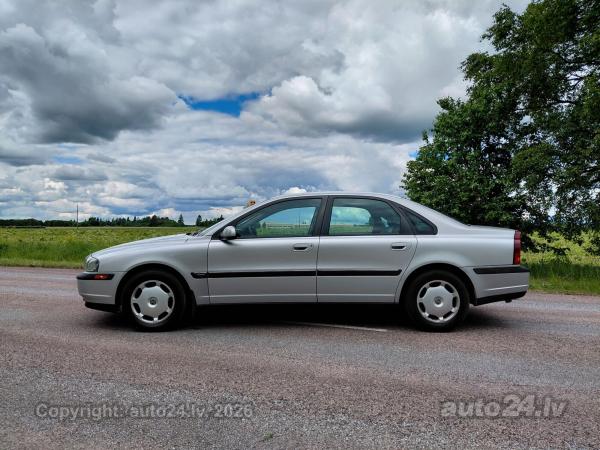 Pelēks Volvo S80 1999 Paide, ar dzinēja tilpumu 2.50 L un nobraukumu 281 tūkst. km par 3499 €, foto 6 vietnē AUTOMOTO.COM.LV