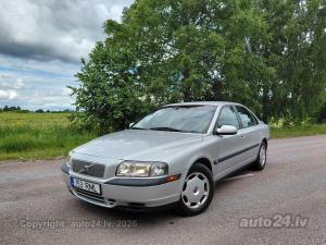 Pelēks Volvo S80 1999 Paide, ar dzinēja tilpumu 2.50 L un nobraukumu 281 tūkst. km par 3499 €, foto  vietnē AUTOMOTO.COM.LV
