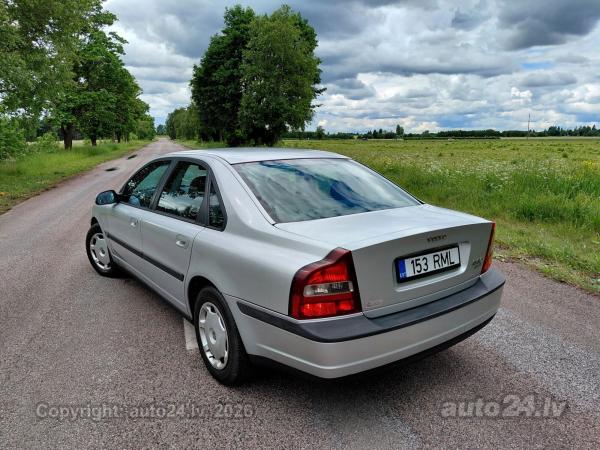 Grey Volvo S80 1999 in Paide, with an engine capacity of 2.50 L and mileage of 281 thousand km for 3499 €, photo 3 on AUTOMOTO.COM.LV