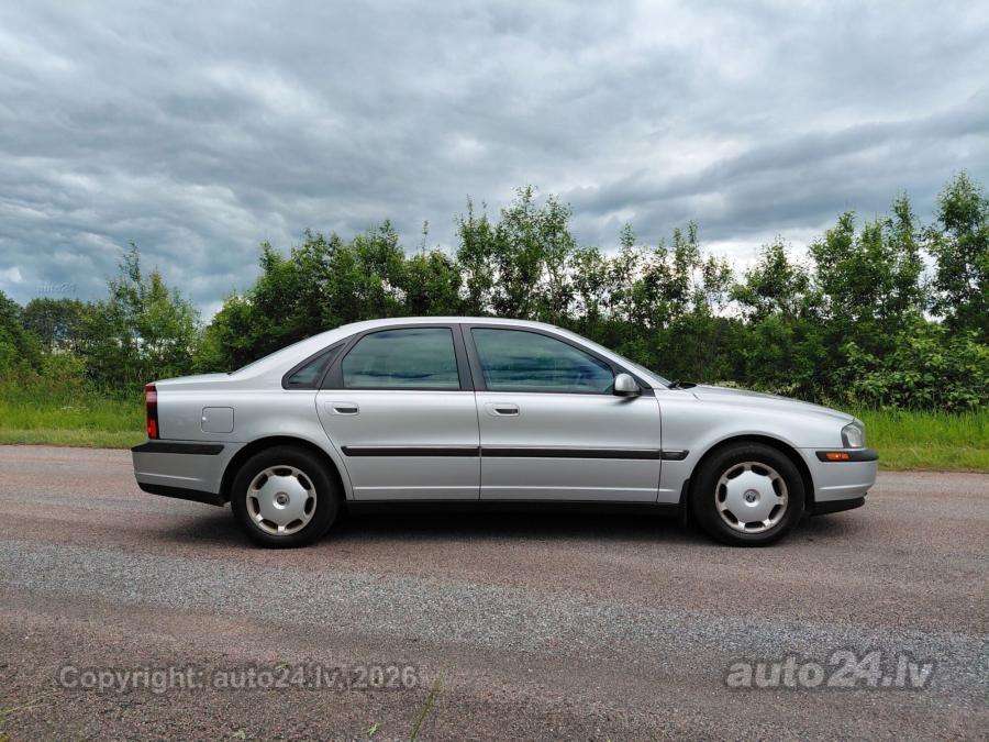 Pelēks Volvo S80 1999 Paide, ar dzinēja tilpumu 2.50 L un nobraukumu 281 tūkst. km par 3499 €, foto 6 vietnē AUTOMOTO.COM.LV