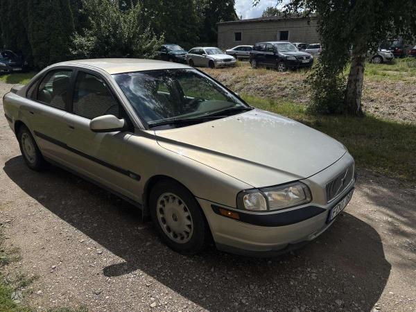 Grey Volvo S80 1999 in Joniskis, with an engine capacity of 2.46 L and mileage of 389 thousand km for 580 €, photo 2 on AUTOMOTO.COM.LV