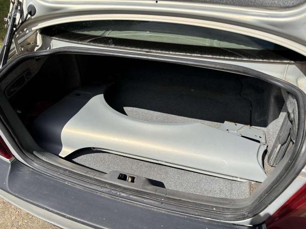 Grey Volvo S80 1999 in Joniskis, with an engine capacity of 2.46 L and mileage of 389 thousand km for 580 €, photo 8 on AUTOMOTO.COM.LV