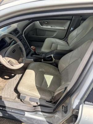 Pelēks Volvo S80 1999 Joniškis, ar dzinēja tilpumu 2.46 L un nobraukumu 389 tūkst. km par 580 €, foto 10 vietnē AUTOMOTO.COM.LV