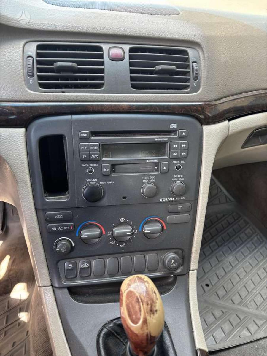 Pelēks Volvo S80 1999 Joniškis, ar dzinēja tilpumu 2.46 L un nobraukumu 389 tūkst. km par 580 €, foto 11 vietnē AUTOMOTO.COM.LV